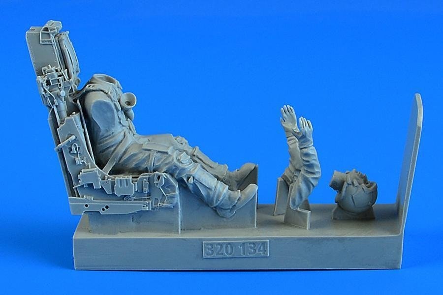 1/32 Modern British Fighter Pilot with ej. seat for Eurofighter Typhoon ...